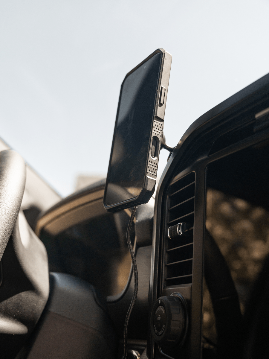 Best Dash Car Chargers for Your Vehicle | Rokform.com